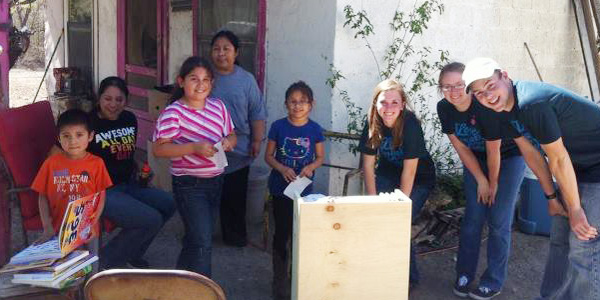 Baylor students help children along Rio Grande connect to books