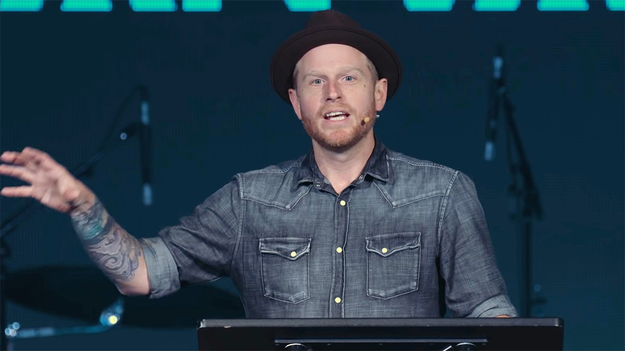 Aaron Ivey accused of indecent texts with men