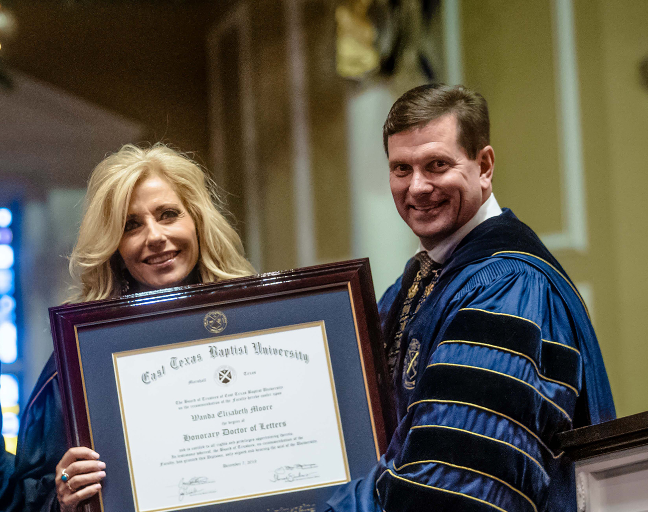 Around the State: Beth Moore speaks at ETBU commencement
