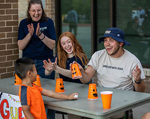 ETBU students serve in local elementary schools