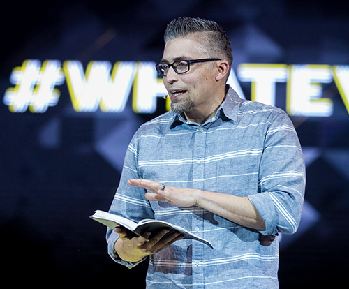 Congreso speakers urge students to choose to serve Christ