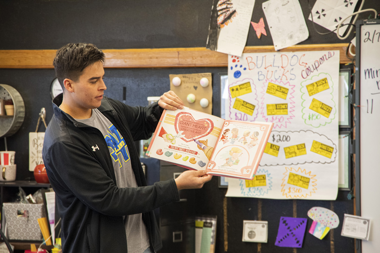 Around the State: Wayland students read to elementary classes