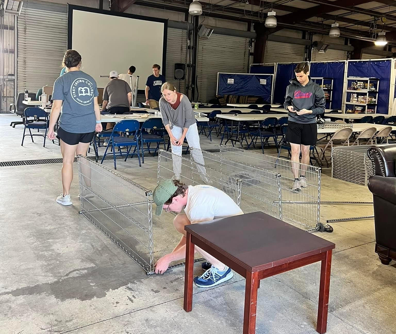 Irving college students give back to community