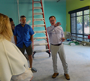 Partnership brings groceries to South Dallas food desert