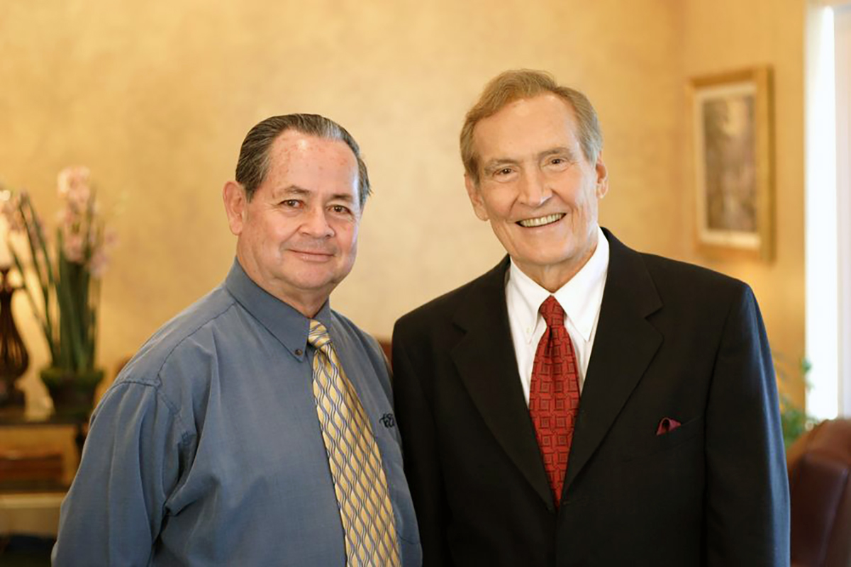 La voz en español de Adrián Rogers: “intérprete y comunicador dotado”